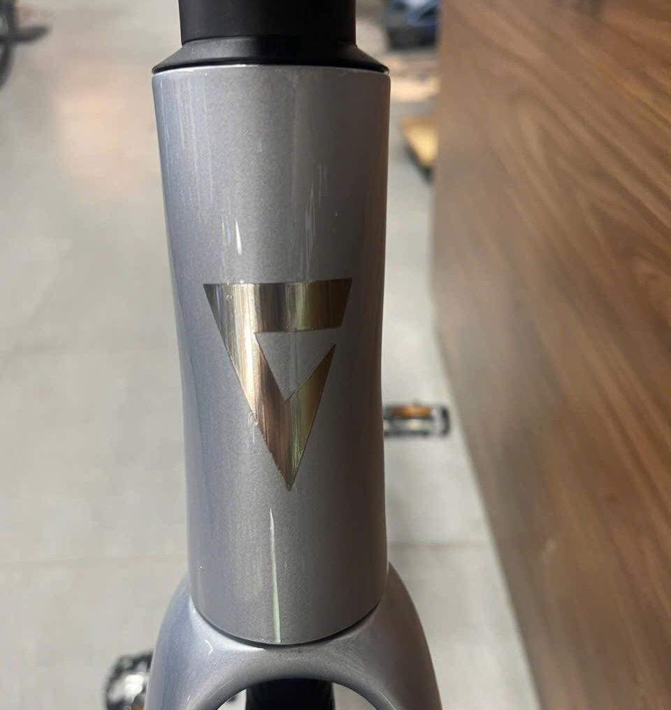 Xe đạp đua Giant PCR LTD 1 2026 giá rẻ, chính hãng